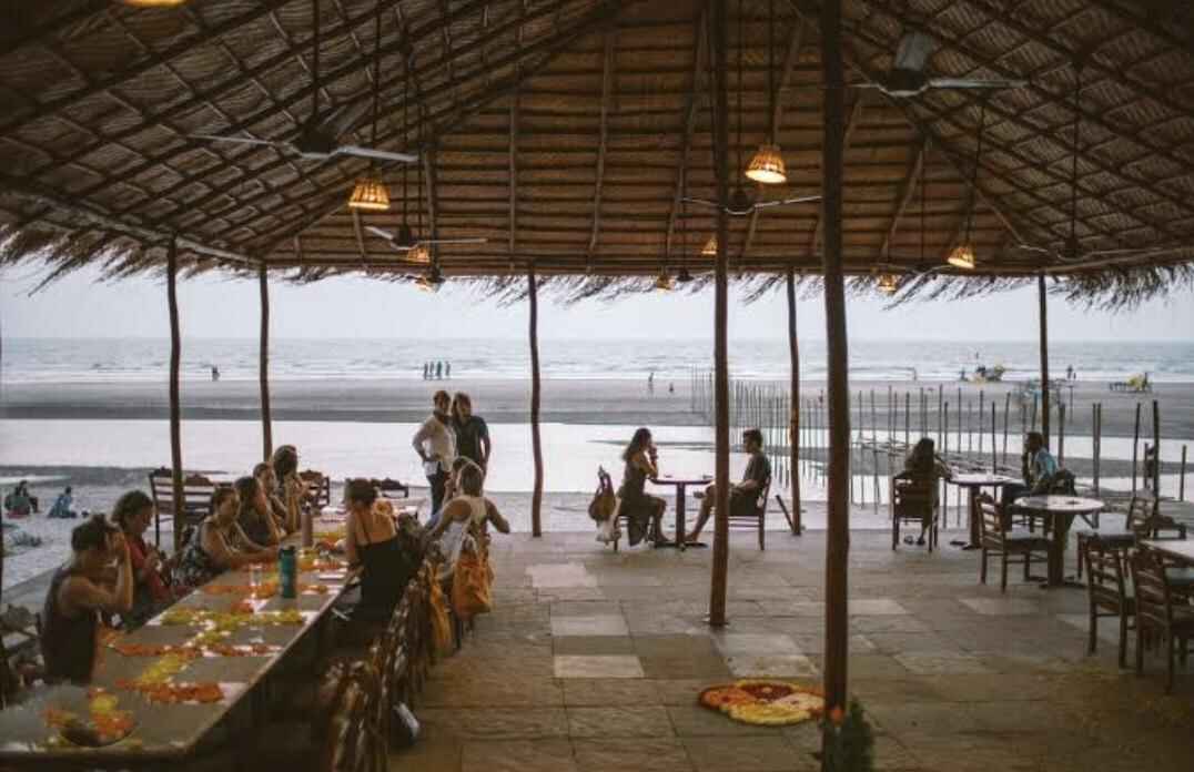 Ozran Beach - How To Reach, Best Time & Tips | All About Goa