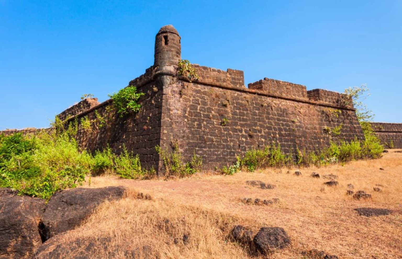 Chapora Fort - Timing, Photos, Reviews - All About Goa