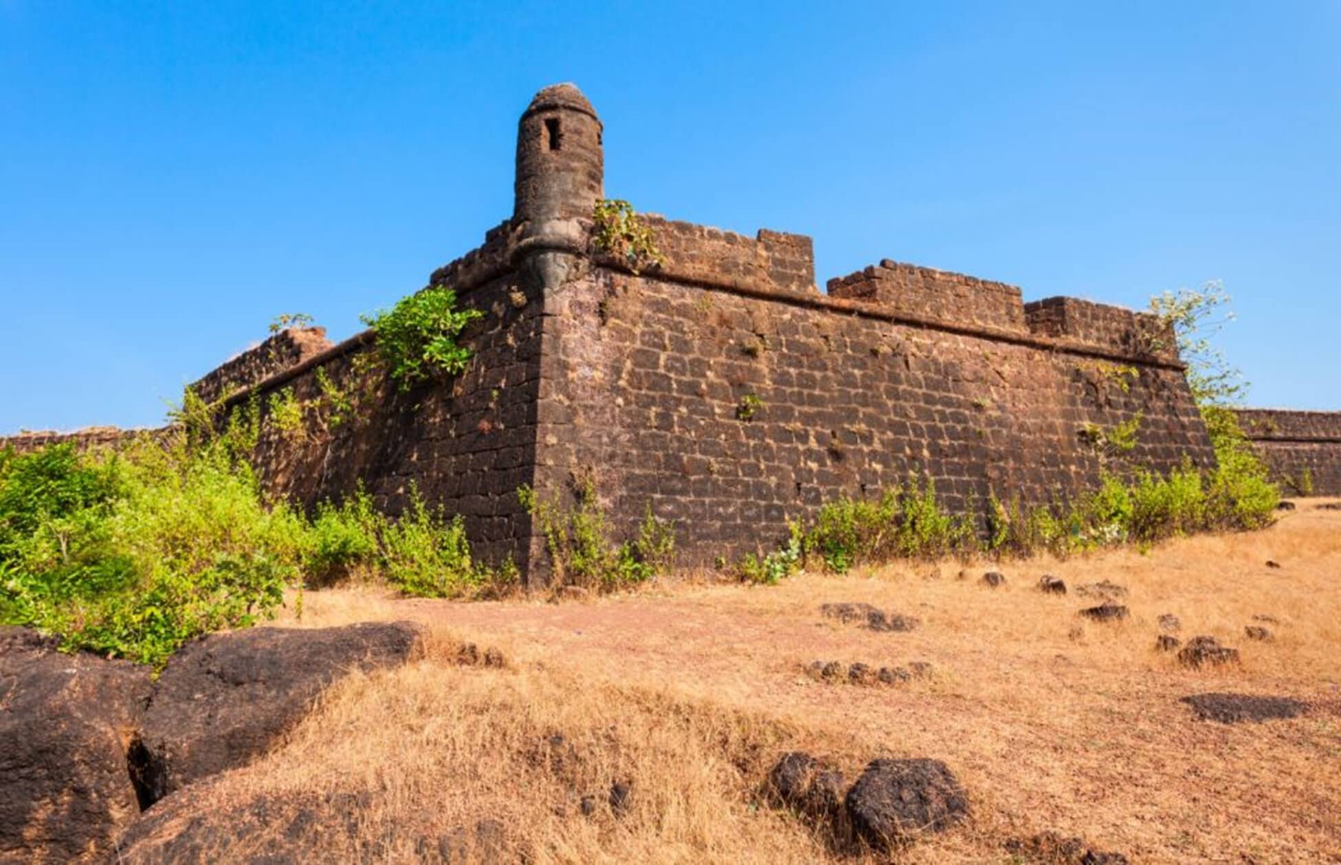 Chapora Fort - Timing, Photos, Reviews - All About Goa