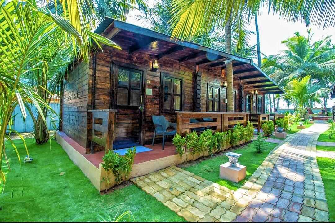 Arambol Beach - How To Reach, Best Time & Tips | All About Goa