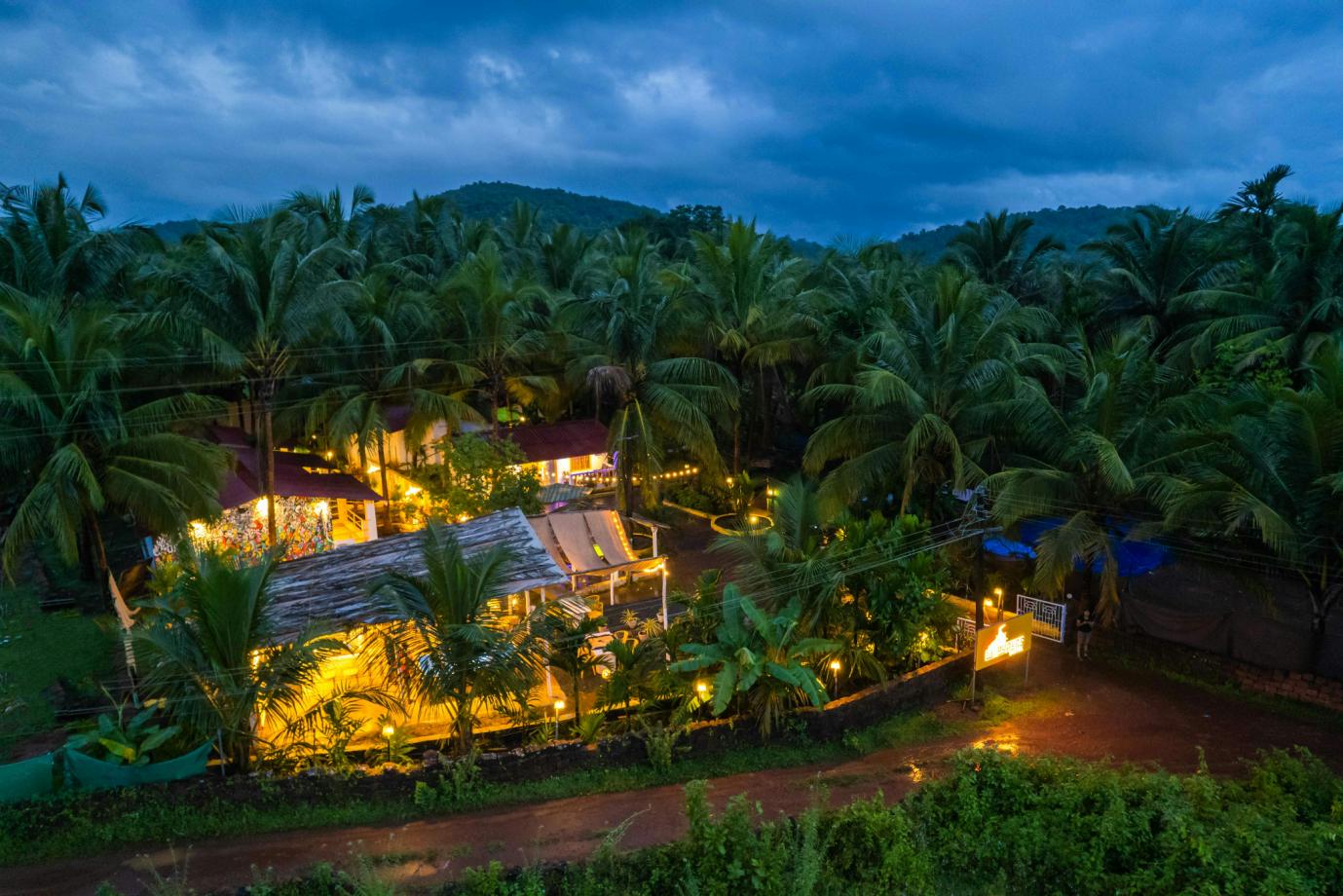 Whoopers Hostel Goa | In Palolem & Ajuna | All About Goa