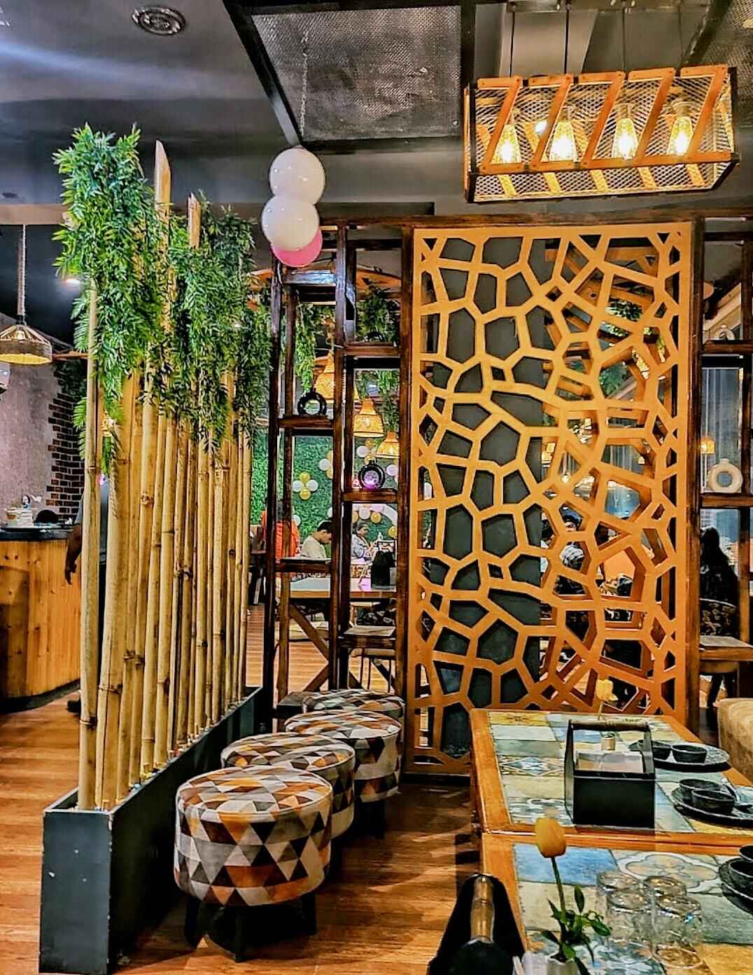 8 Best Private Cabin Cafe And Restaurant For Couples In Aligarh