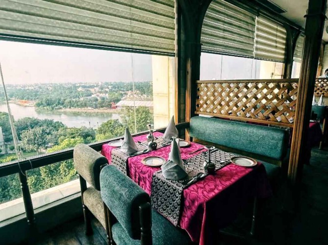 16 Best Private Cabin Cafe And Restaurant For Couples In Lucknow