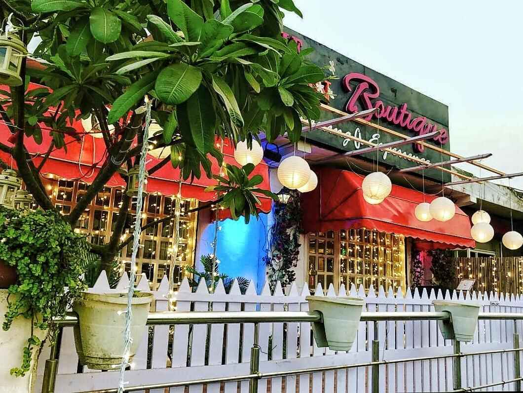 12 Best Private Cabin Cafe And Restaurant For Couples In Noida