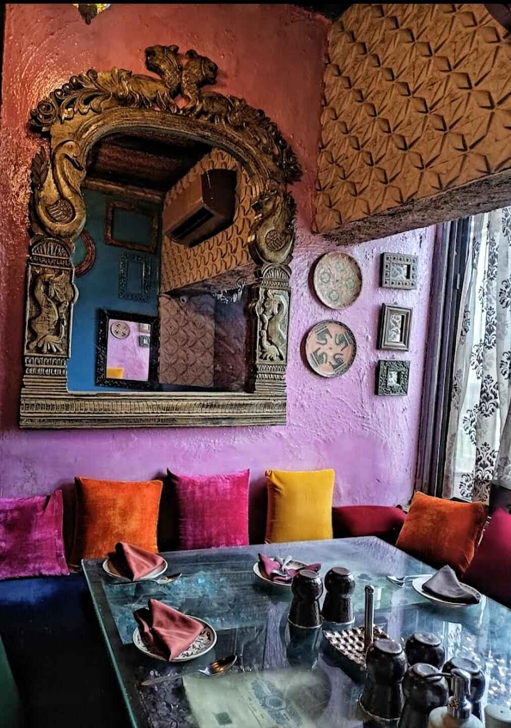 12 Best Private Cabin Cafe And Restaurant For Couples In Noida