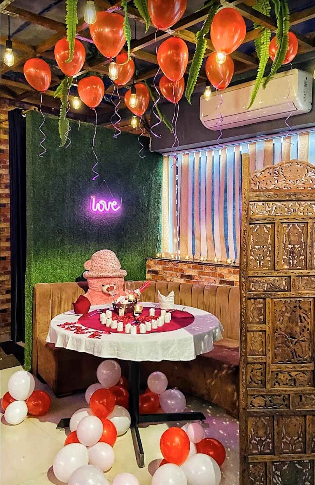 12 Best Private Cabin Cafe And Restaurant For Couples In Noida