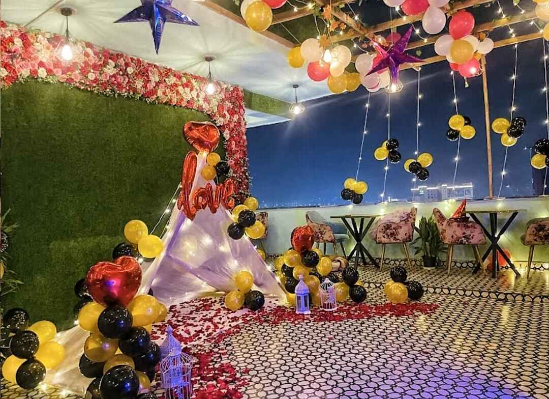 12 Best Private Cabin Cafe And Restaurant For Couples In Noida