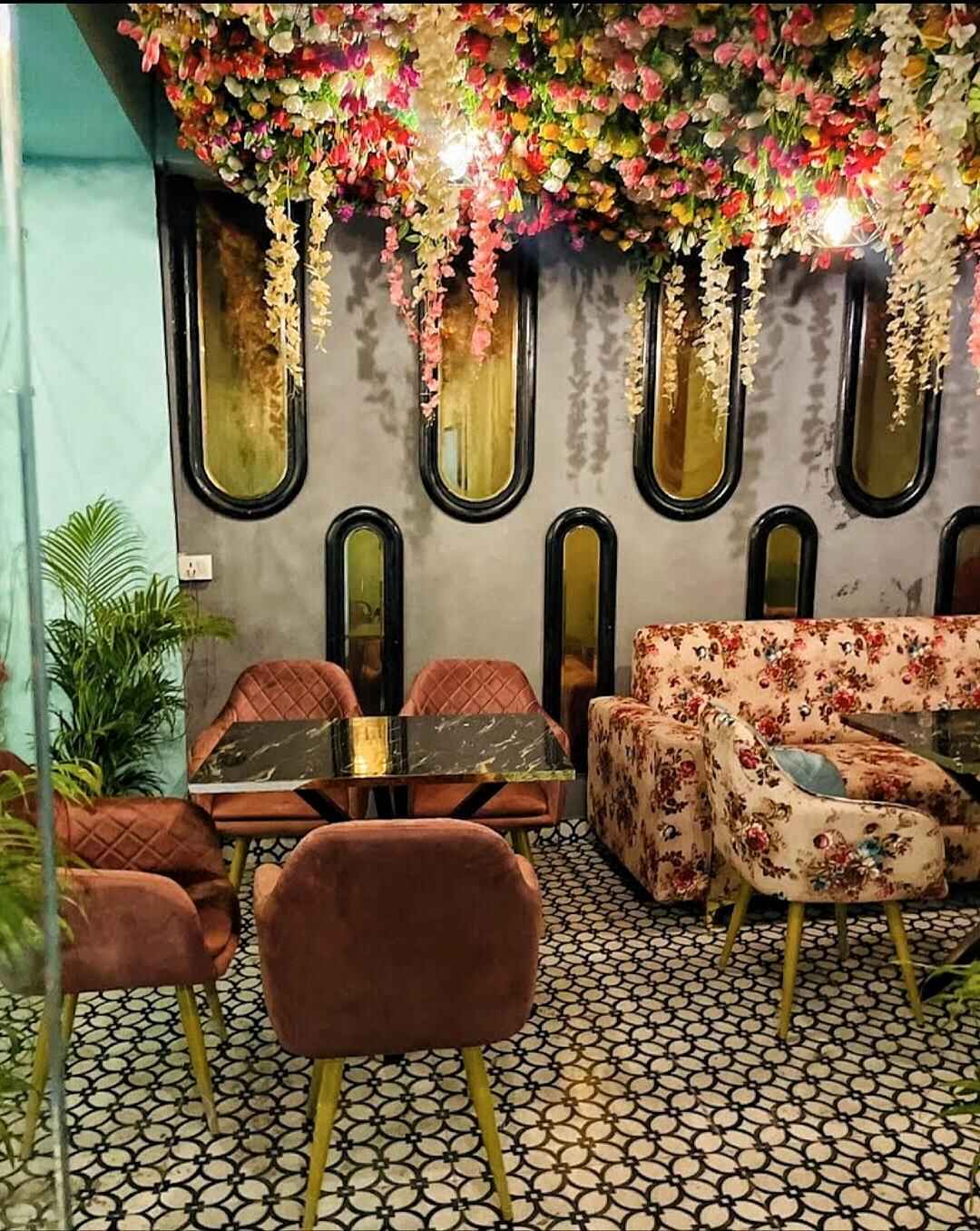 12 Best Private Cabin Cafe And Restaurant For Couples In Noida