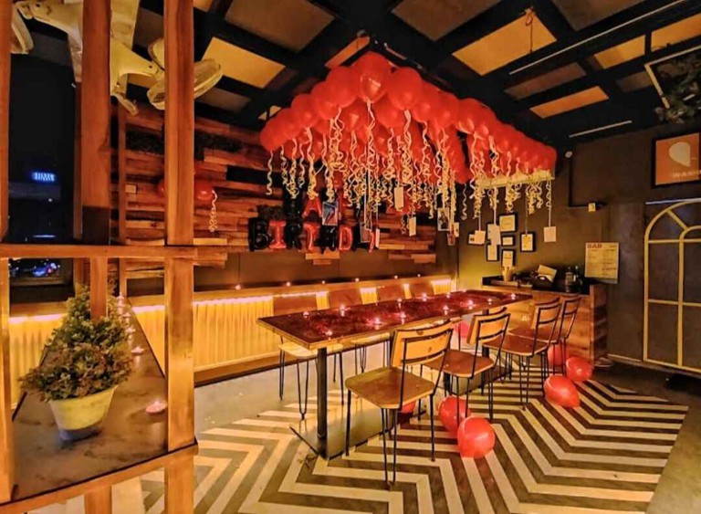 9 Best Private Cabin Cafe And Restaurant For Couples In Rajkot