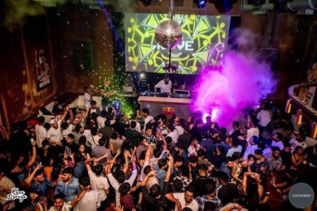 Top 10 Famous Pubs In Goa With Prices