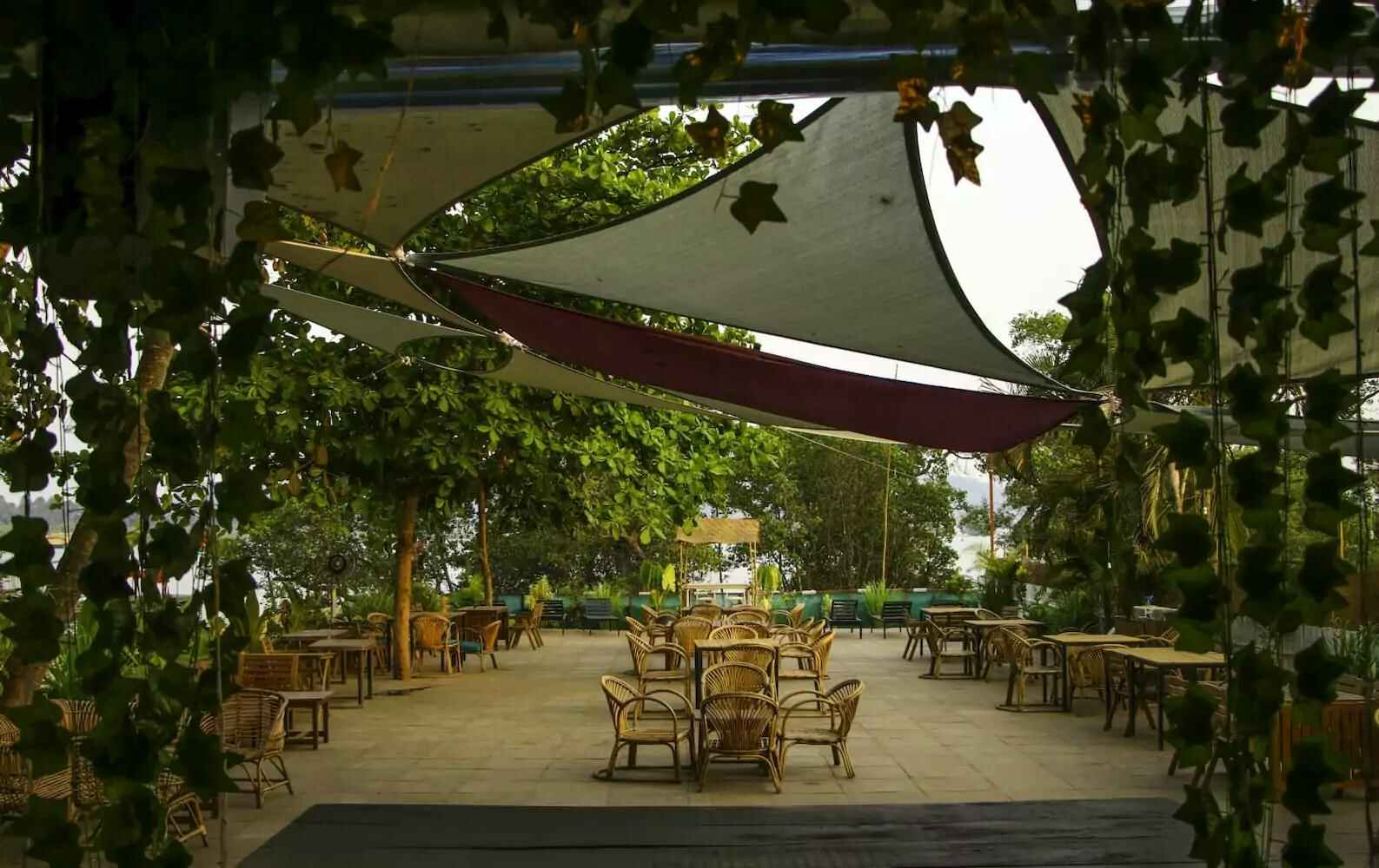 Top 6 Party Hostel In Goa | All About Goa