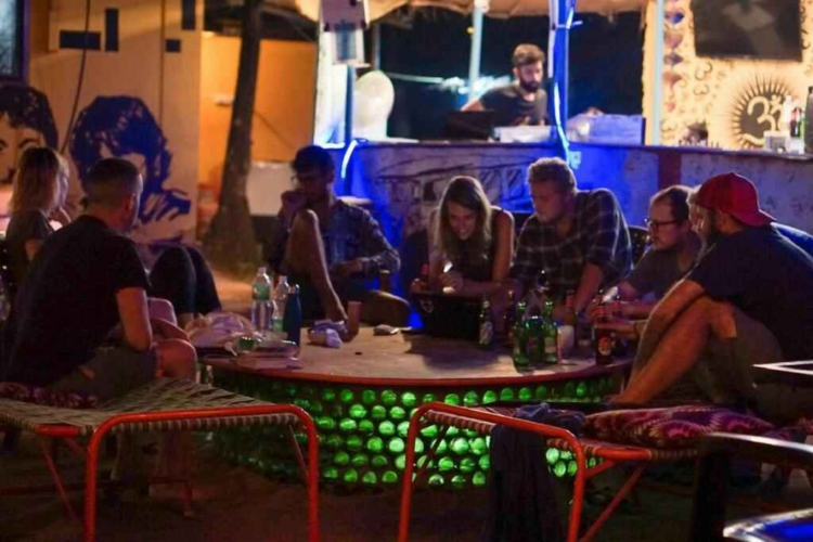 Top 8 Cheap Hostels In Goa - Under 500 | All About Goa